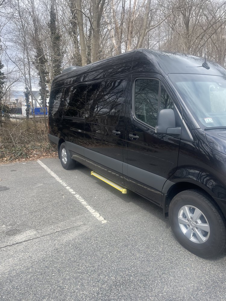 Group Luxury Airport Transfers for Families, Sports Teams, and ...